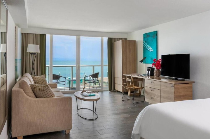 Indulge In Home-like Comfort! Free Parking, Onsite Pool, Pet-friendly Property - 아일라모라다