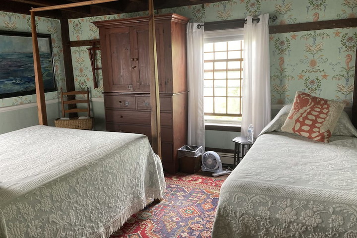 Relax By The Sea! Bed & Breakfast  Near Horseneck State Beach - Dartmouth