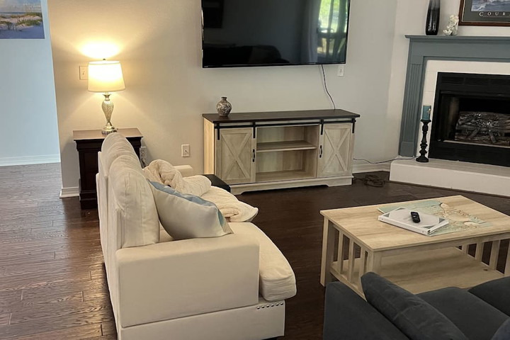 Country Beach House- With A New Pet Friendly Pool - Navarre, FL