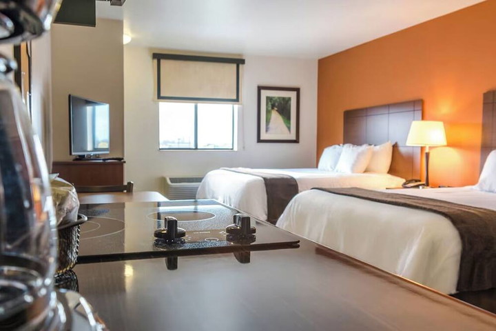 Comfortable Unit W/ In-room Kitchen Near Scheels Arena - 法哥