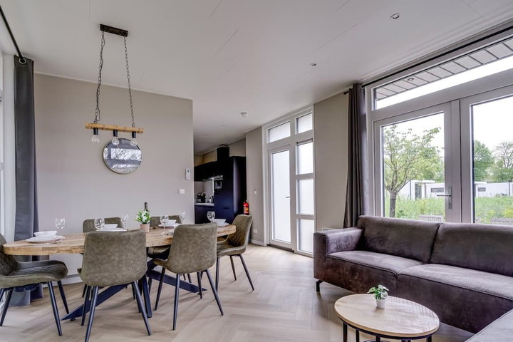 Lodge 79 | 6 Persoons Chalet In Zennewijnen - Tiel