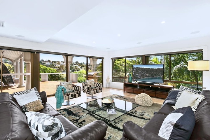 Mosman - Hope2 - Hopetoun Avenue - Luxury 5br Home With Harbour Views Between Balmoral Chinamans Beaches - Gordon