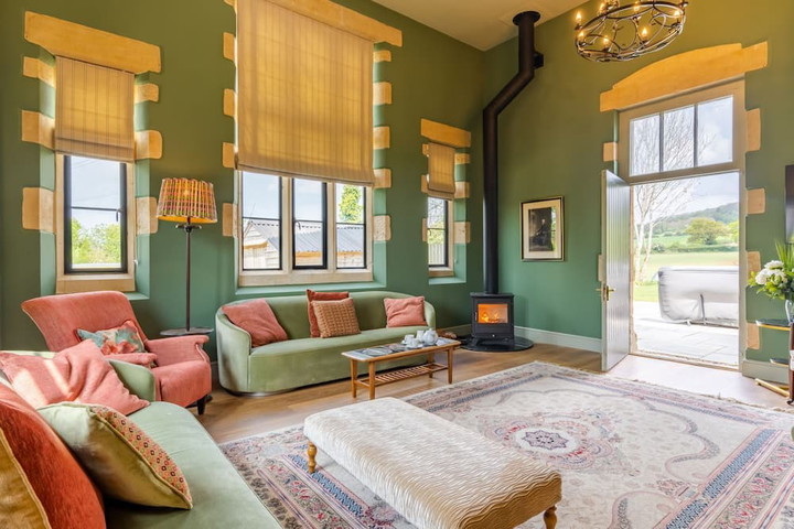 Old Laundry -  A Sudeley Castle Cottage That Sleeps 12 Guests In 6 Bedrooms - Winchcombe