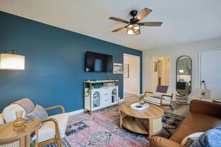Carriage House - Saint Joseph, MO