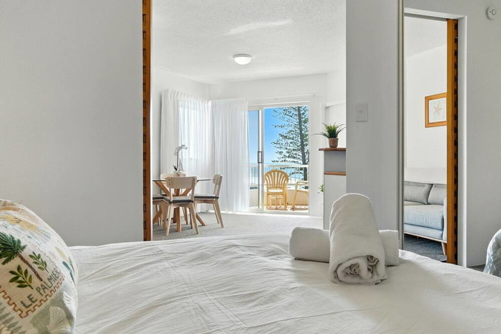 Unit 18 Baywatch One Bedroom Ocean View Apartment - Marcoola