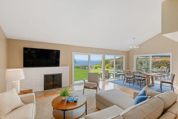 Oceanfront Sanctuary | Endless Horizons, Private Hot Tub, Walk To Beach & Parks - Santa Barbara, CA