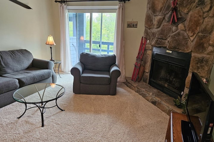 Experience Mountain Charm | Vaulted Ceilings, Fireplace & Walk-to-slopes Access In Canaan Valley - Canaan Valley, WV