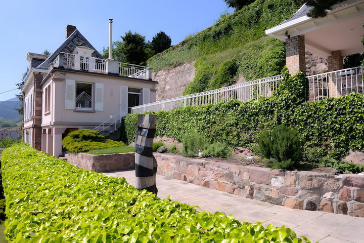 Guesthouse 'La Chambre Romantique' With Mountain View, Shared Terrace And Wi-fi - Eguisheim