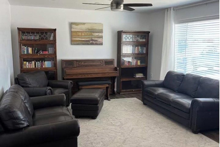 Newly Remodeled Spacious 4bed/3 Bath With Self Check-in - Safford, AZ