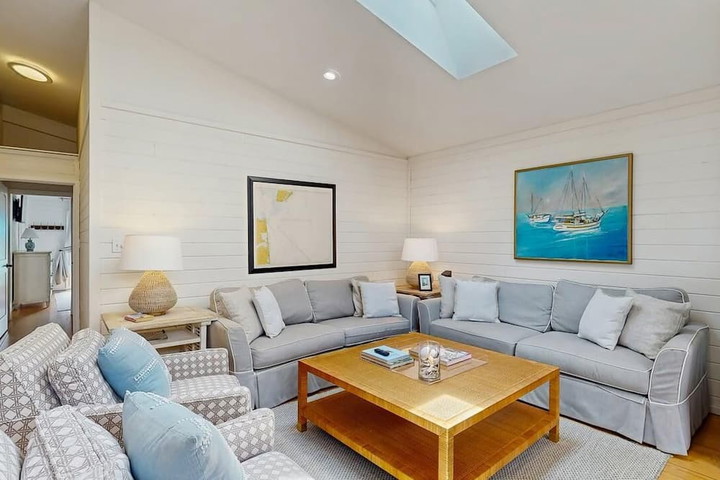 Experience Classic Dewey Charm At This Coastal Retreat With Hot Tub - Rehoboth Beach, DE