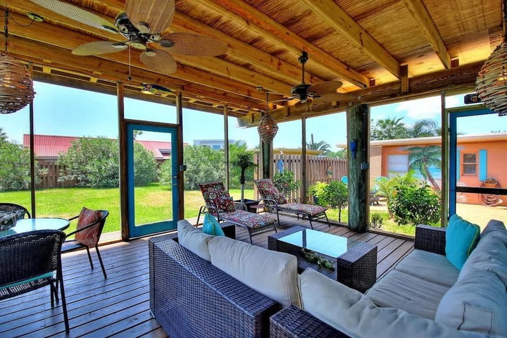 Private Cabana | 5 Min To Beach | Picnic Table - Corpus Christi, TX