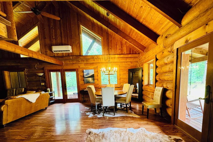 Cozy 3-bdrm Mtn "Cabin In The Canyon" 8 Acre W/wifi, Ac Between Wfish And Cfalls - Montana