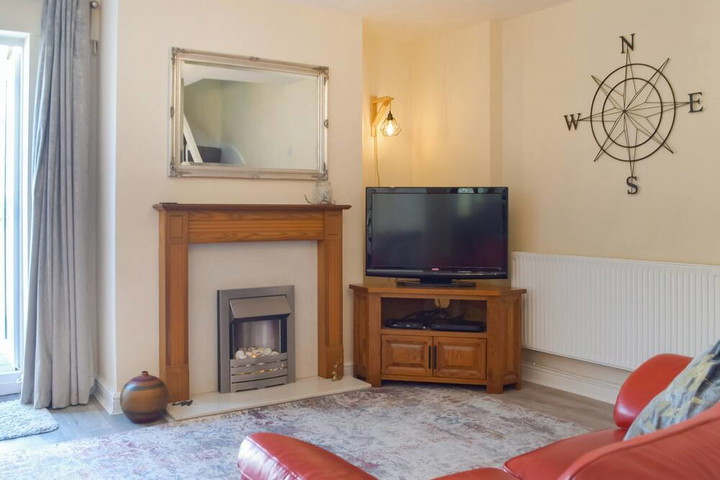 2 Bedroom Accommodation In Porthcawl - Porthcawl