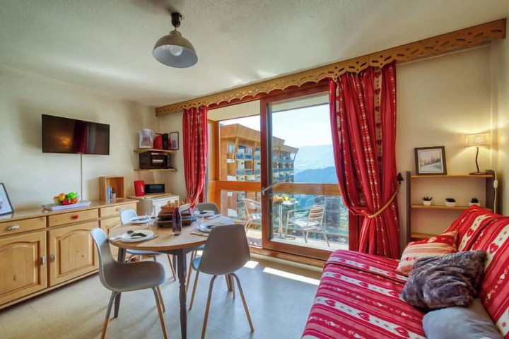 Vostok Zodiaque By Interhome - Le Corbier