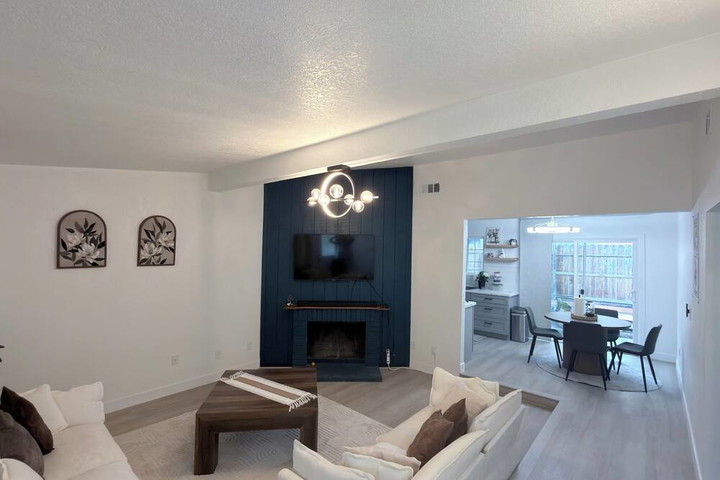 Fantastic 2-bedroom Duplex With Ac In Charming Stockton - Stockton, CA