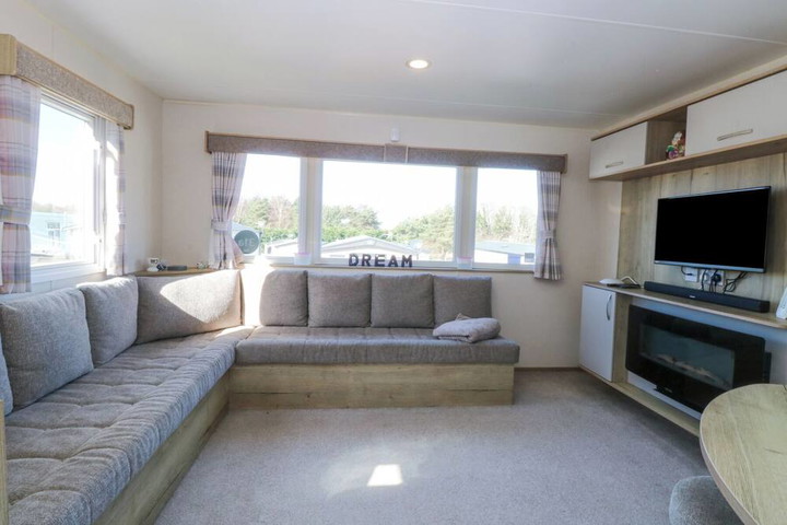 31a Foxburrow Hang, Pet Friendly, With A Garden In Belton, Norfolk - Beccles