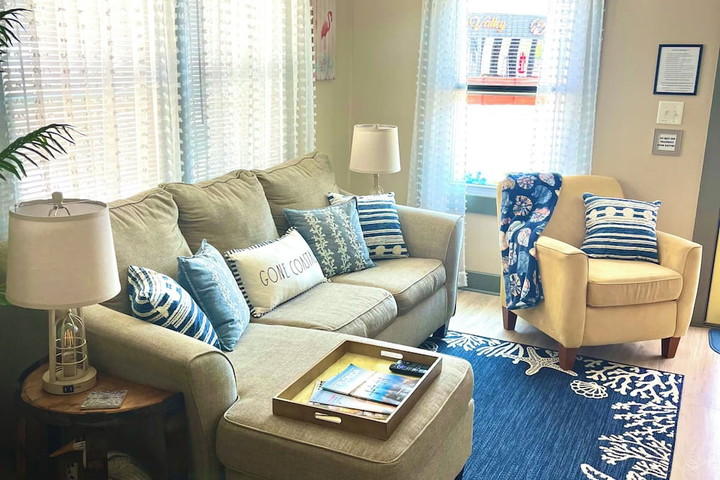 ~Downtown Pensacola "Gem On G St" Cottage W/bikes~pets~walk To Eat And Supposey - Pensacola, FL