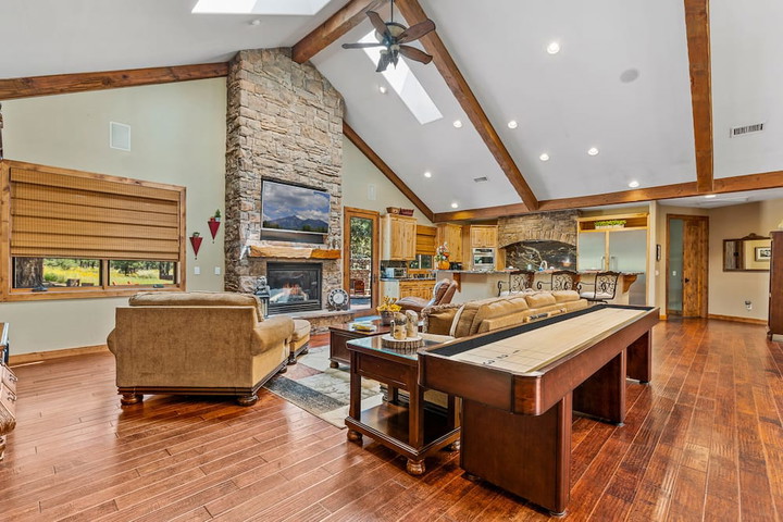 3br W Hot Tub, Sauna, Mountain Views - Flagstaff, AZ