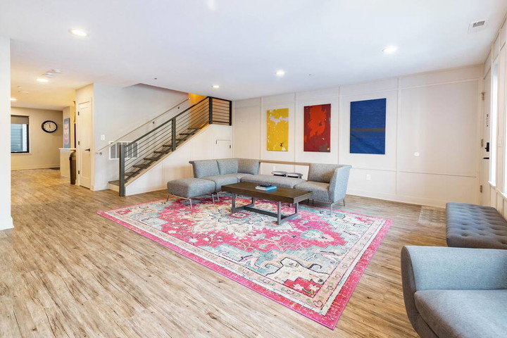 Entire 6br Townhouse | Walk To Michigan Stadium | Sleeps 12 - Ann Arbor, MI
