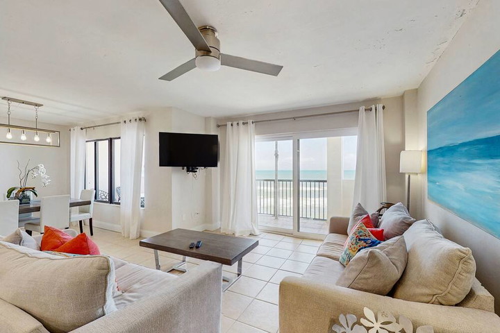 Oceanfront Condo W/ Balcony, Pool, & Beach Access Modern Comforts - Ponce Inlet, FL