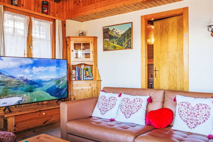Schönes Alleinstehendes Ferienhaus Für 8 Personen Mit  W-lan Und Terrasse - Verbier