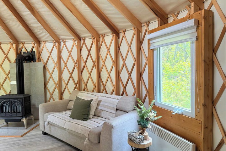 Luxurious Yurt With Nordic Bath, Sauna And River - Saguenay