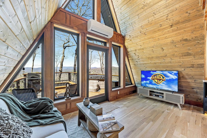 A-frame Hot Tub Sauna Outdoor Shower - North Carolina