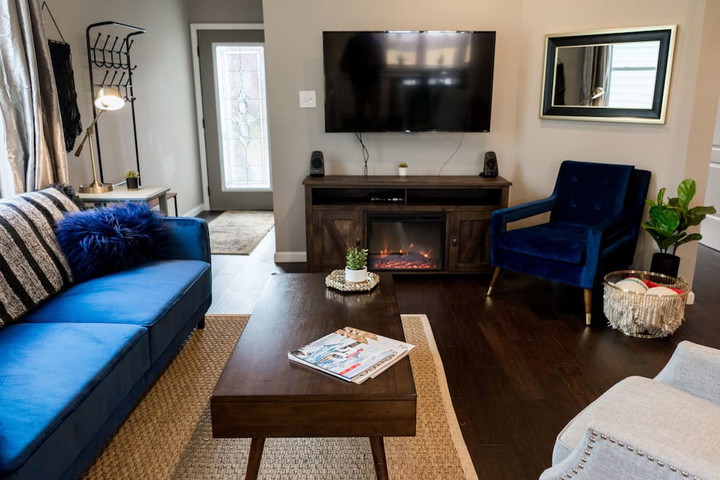 Urban Farmhouse - 3br 2.5 Ba (5 Beds) Near Tg Park & Central To Everything! - St. Louis, MO