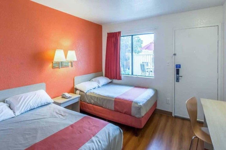 Motel 6 Redding | 2 Full Beds - Redding, CA