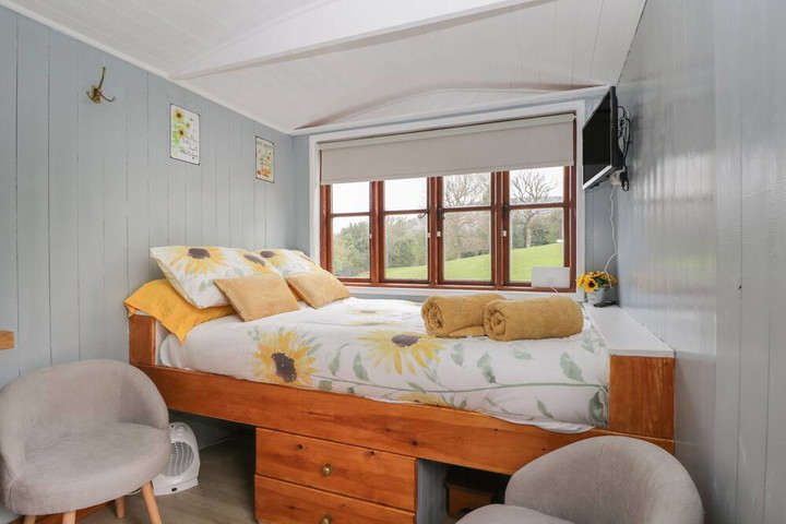 Rabbit Hill Hut, Pet Friendly, With A Garden In Govilon - Abergavenny