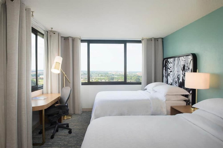 Modern Double Queen Room | Outdoor Pool Access | Sheraton Miami Airport Hotel - Miami