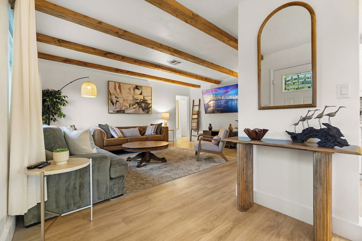 Panoramic Mountain View Oasis With Pool!! Serene 4 Bedroom Newly Remodeled Home! - El Cajon, CA