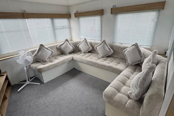 Caravan Sleeps 8 With Parking - Mersea Island