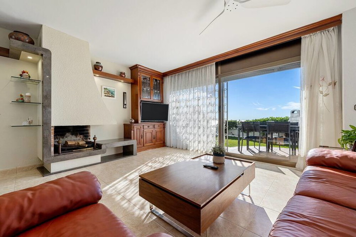 Casa De Vacaciones 'Ca La Montse' Con Vistas Al Mar, Terraza Privada Y Wi-fi - Altafulla