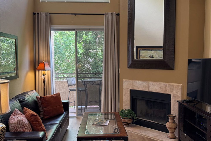 Largest Remodeled 2 Bd+ 2 Bath+ Loft Overlooking Pool, Gated, Tennis, Pickleball - Phoenix, AZ