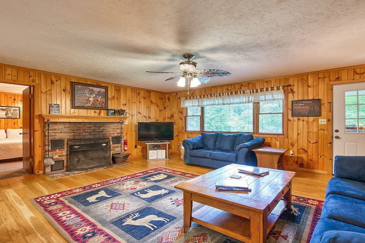 Creekside Cabin|indoor Pool+hot Tub|walk To Dining - Sylva, NC