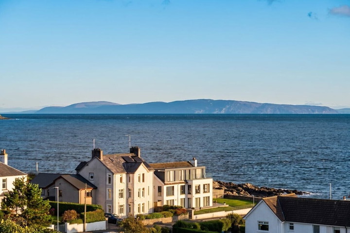 Coastal Studio Apartments 1-bed Flat Sleeps 3 · Walk To Cushendall Beach - Cushendall
