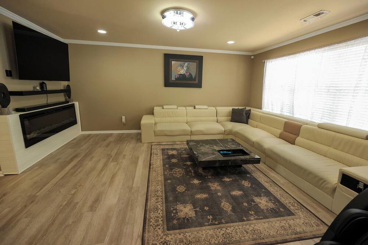 Fun Home W/ Backyard Oasisnear Downtown Greensboro! - Greensboro, NC