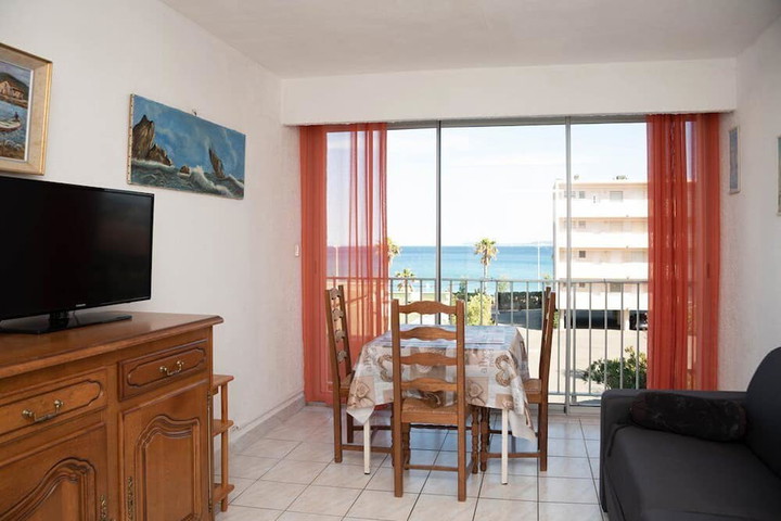 Location Appartement Face Mer Pour 2 Personnes Au Lavandou. - Bormes-les-Mimosas