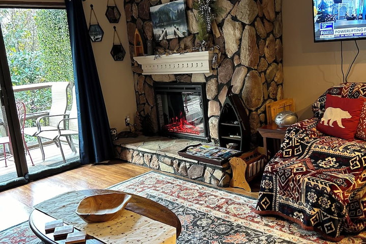 Heavenly Mountain View Cozy Condo On English Mtn. 1br, Family- Friendly - Cosby, TN