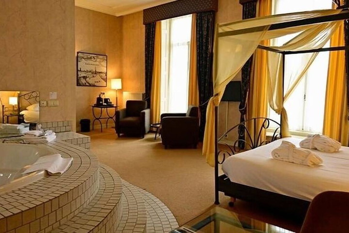 Historical Room Ideal For Cultural Explorers Near Fries Museum - Leeuwarden