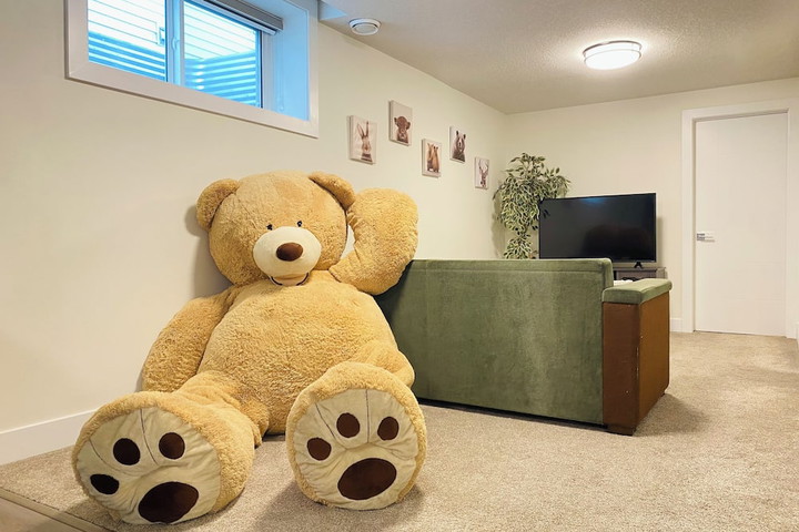 *Modern*central Location*cozy Guest Suite*sleep 4 - Alberta