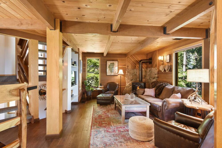 Snowshoe Cabin | 3 Decks, Bbq & Hot Tub! - Tahoe City, CA