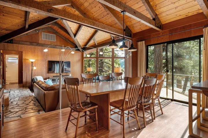 Donner Delight - Classic Lakefront Cabin With Views, Across From Shoreline Park - Donner Lake, CA