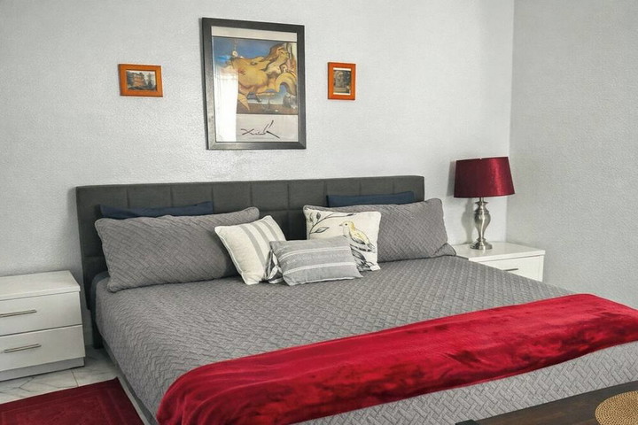 Cozy 1br Near Ucf 45 Min To Disney /Acogedor 1br Cerca De Ucf 45 Min De Disney - Oviedo, FL