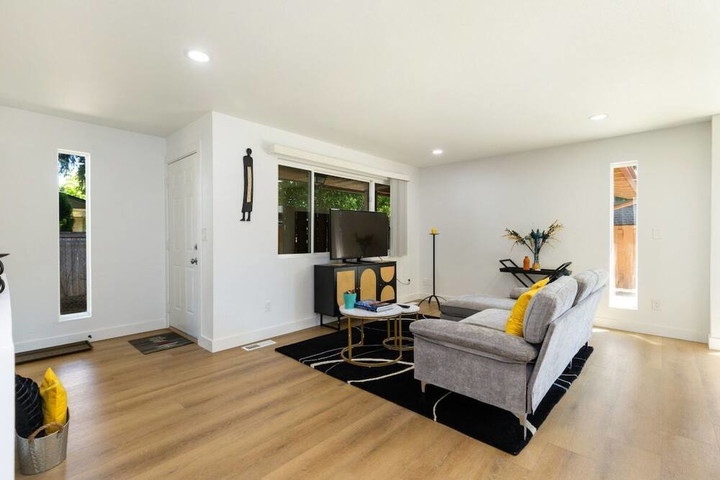 Stylish Eastside 3br Family Home | Prime Location! - Redmond, WA
