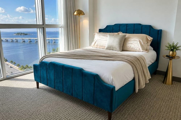 The Waterfront Penthouse-luxe Experience - Fort Myers, FL