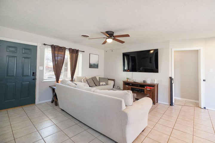 Cozy Home 4 Minutes From Fort Sill - Lawton, OK