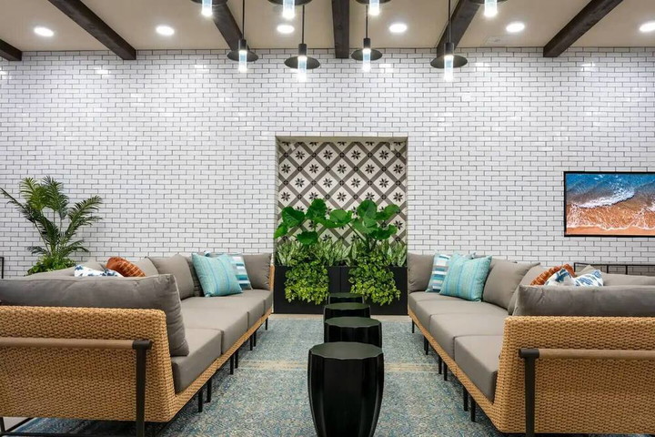 Chic King 1b1b｜pool & Spa｜smart 4k Tvs - La Verne, CA