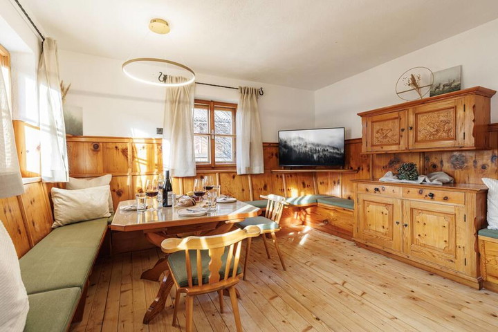 Alpbach Chalet: Sauna, Views & Near Ski Bus - Tyrol